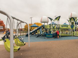 10 Awesome Playgrounds Natural Playscapes In Des Moines